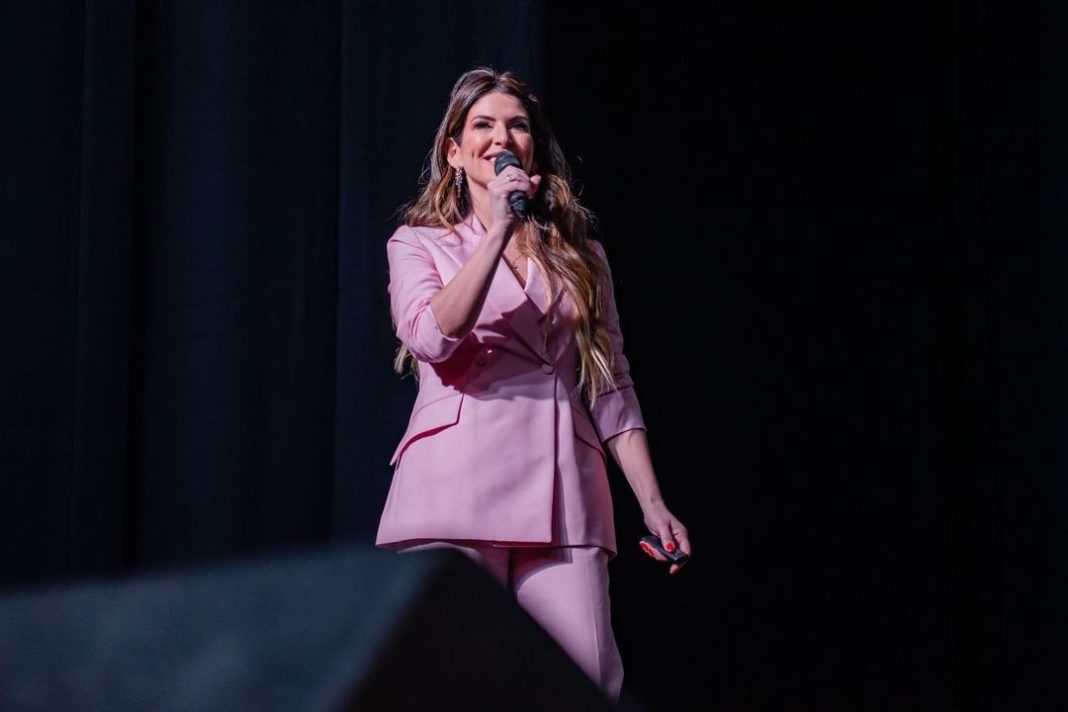 Carol Paiffer: conheça o perfil da fundadora da Atom Participações ...